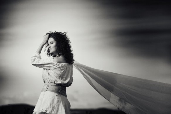 Belonoga review in RootsWorld – Between Sound and Space: ECM Records ...